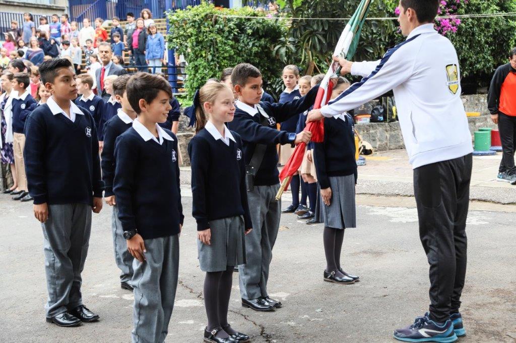El orgullo de ser miembro de la escolta - Colegio Alemán Alexander von ...